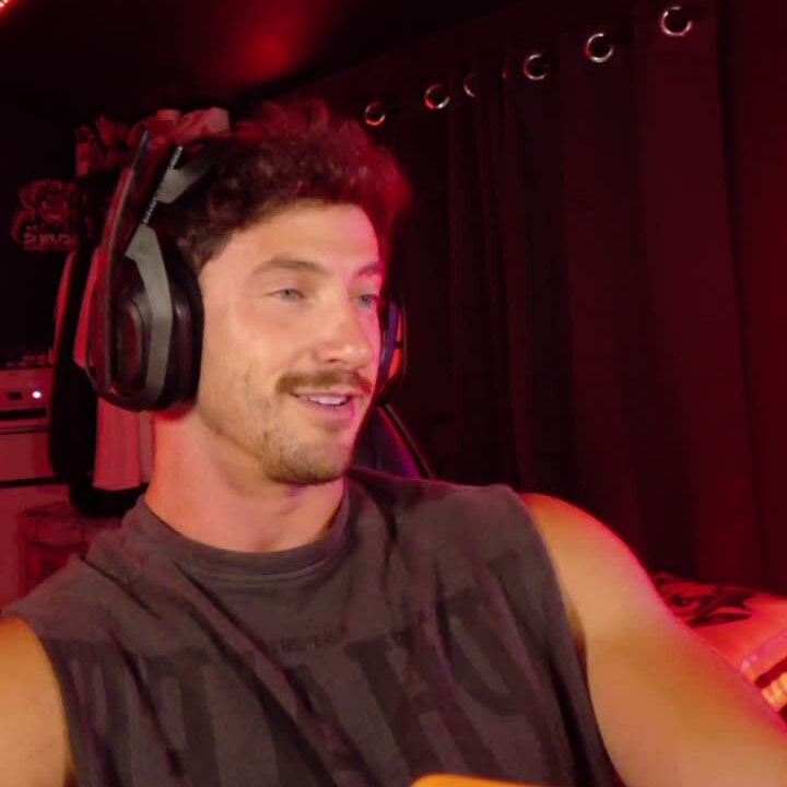 Devon Rice (@dev.rice) is LIVE - TikTok LIVE