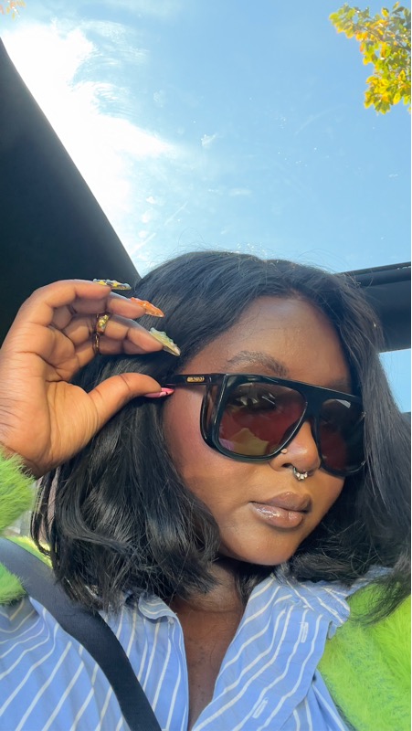 simi muhumuza (@simimoonlight) is LIVE - TikTok LIVE
