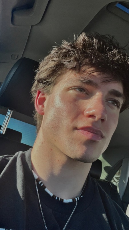 Claude Steen 🐸 (@claude_steen) is LIVE - TikTok LIVE