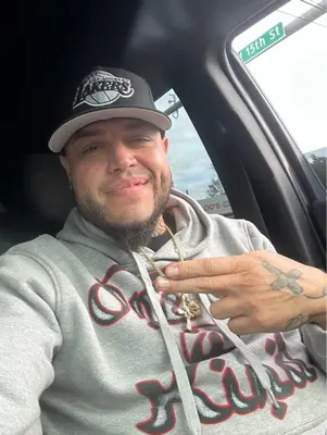 kerepek azharfood (@azhar_food) is LIVE - TikTok LIVE