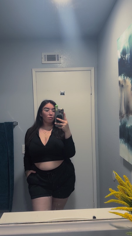 Yessy💚 (@aaaa_yessy) is LIVE - TikTok LIVE