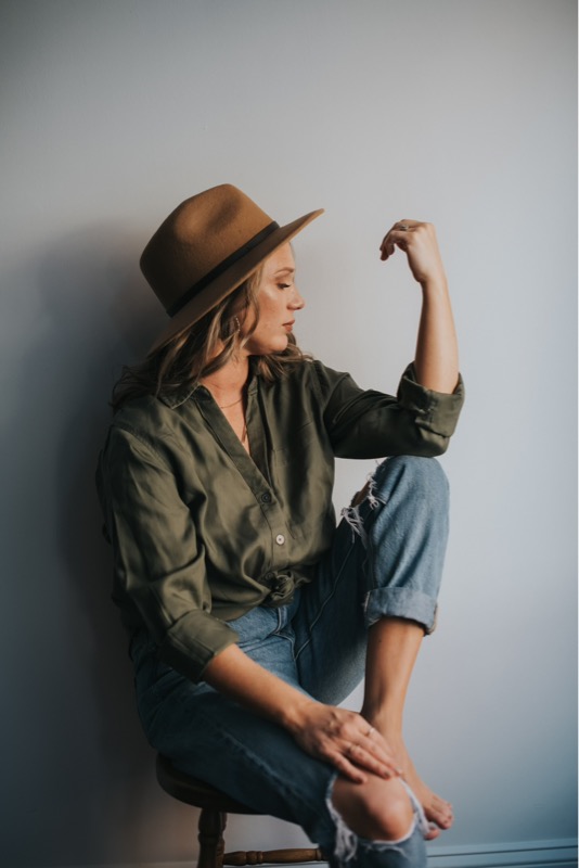 Ashley Henriott (@ashleyhenriott) is LIVE - TikTok LIVE