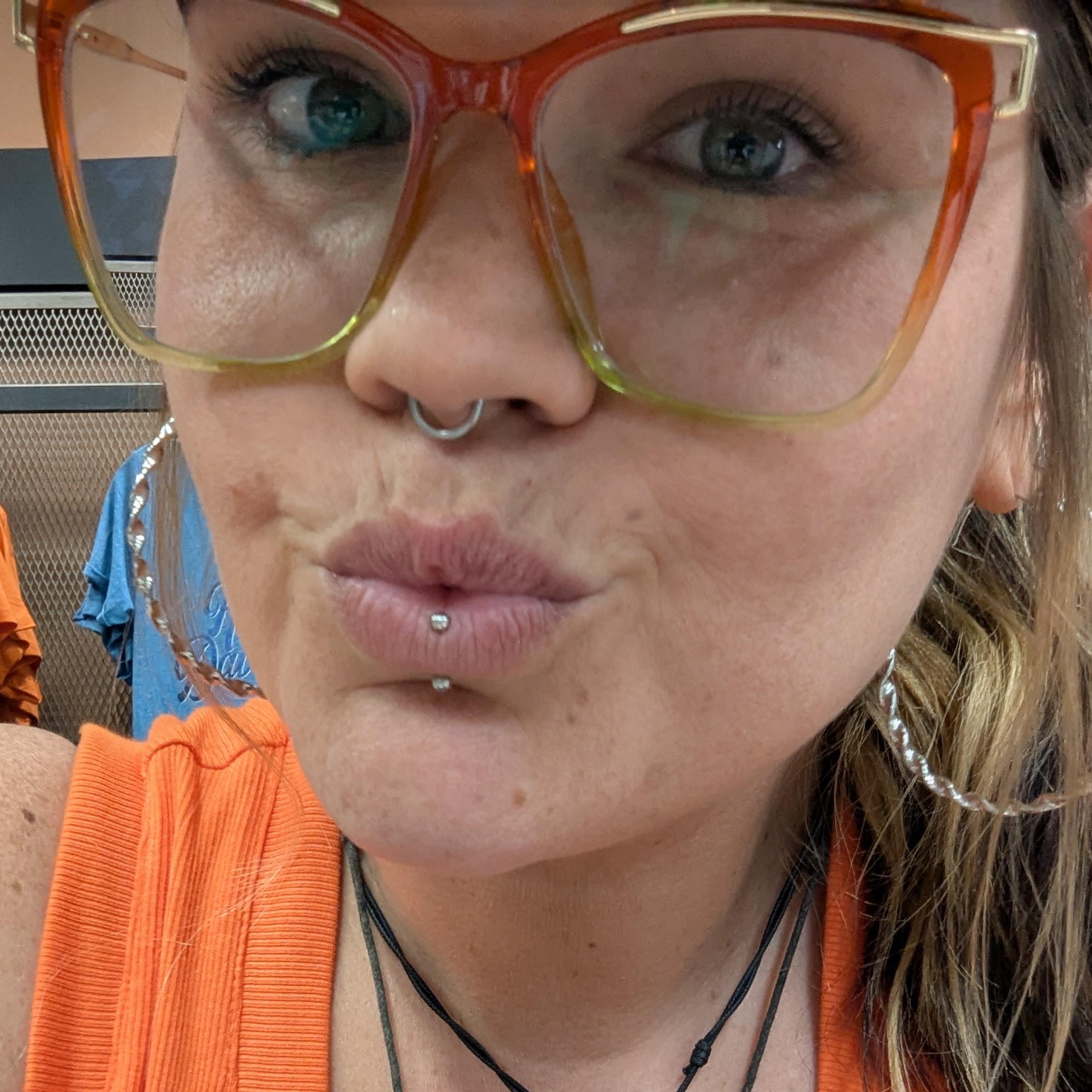 𝗖𝘂𝗱𝗱𝗹𝘆💚𝗖𝗮𝗰𝘁𝘂𝘀 (@cuddlycactus0724) is LIVE - TikTok LIVE
