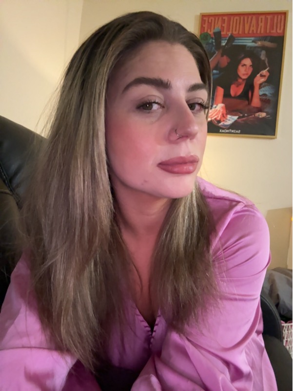 Britt Clark After Dark (@brittclarkafterdark) is LIVE - TikTok LIVE