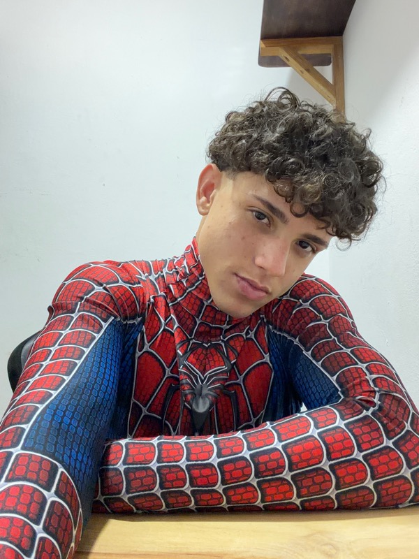 Alex Rodriguez 🕷️ (@chico_alexxx) is LIVE - TikTok LIVE
