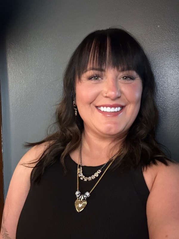 Ashley E Buckle 🖤 (@aebuckle) is LIVE - TikTok LIVE