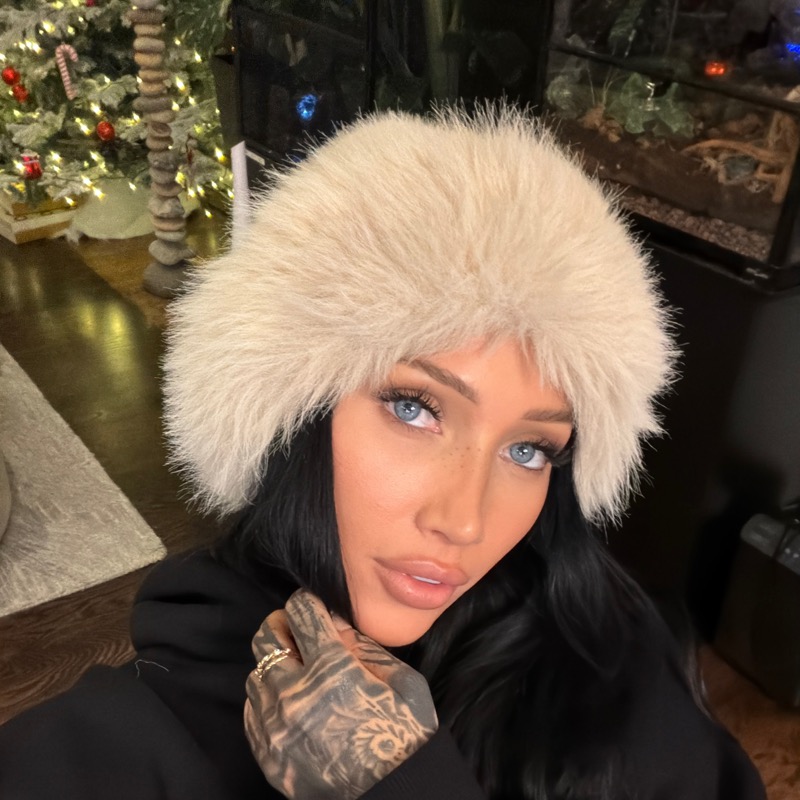 willowharper.x (@willowharper.x) is LIVE - TikTok LIVE