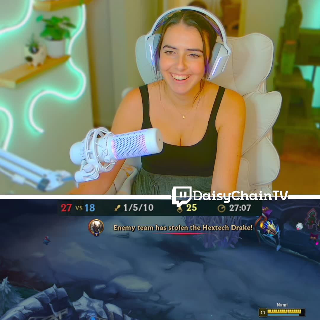 Daisy || twitch streamer (@daisychaintv) is LIVE - TikTok LIVE