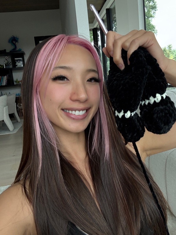 Munchie.Michelle (@munchie.michelle) is LIVE - TikTok LIVE