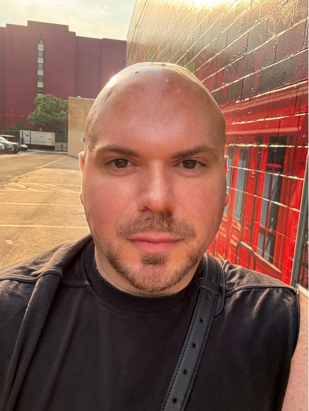 Pashka 🤗 (@paulietherabs) is LIVE - TikTok LIVE