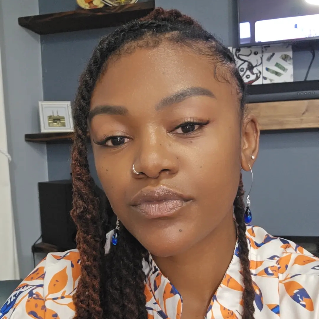 Your hype woman 🇸🇩 (@yourhyp3woman) is LIVE - TikTok LIVE