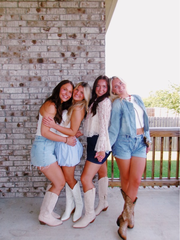 ABI COMBS (@abiannecombs) is LIVE - TikTok LIVE